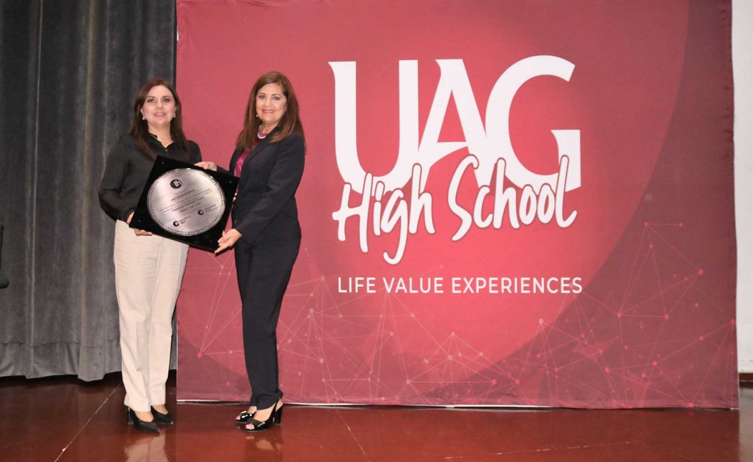 UAG High School recibe sello de calidad de Cambridge en la enseñanza ...