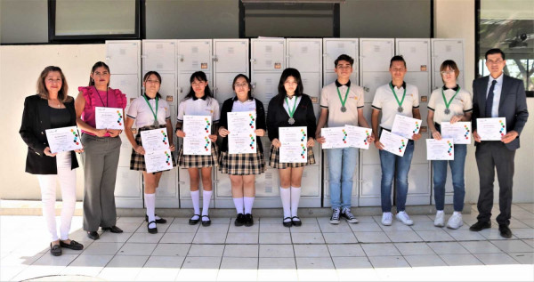 Alumnos de la Escuela Antonio Caso Zapopan consiguen medallas en INFOMATRIX | UAG Media Hub