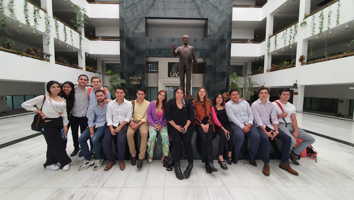 Alumnos de Contaduría participan en concurso del Colegio de Contadores ... Alumnos de Contaduría participan en concurso del Colegio de Contadores ...