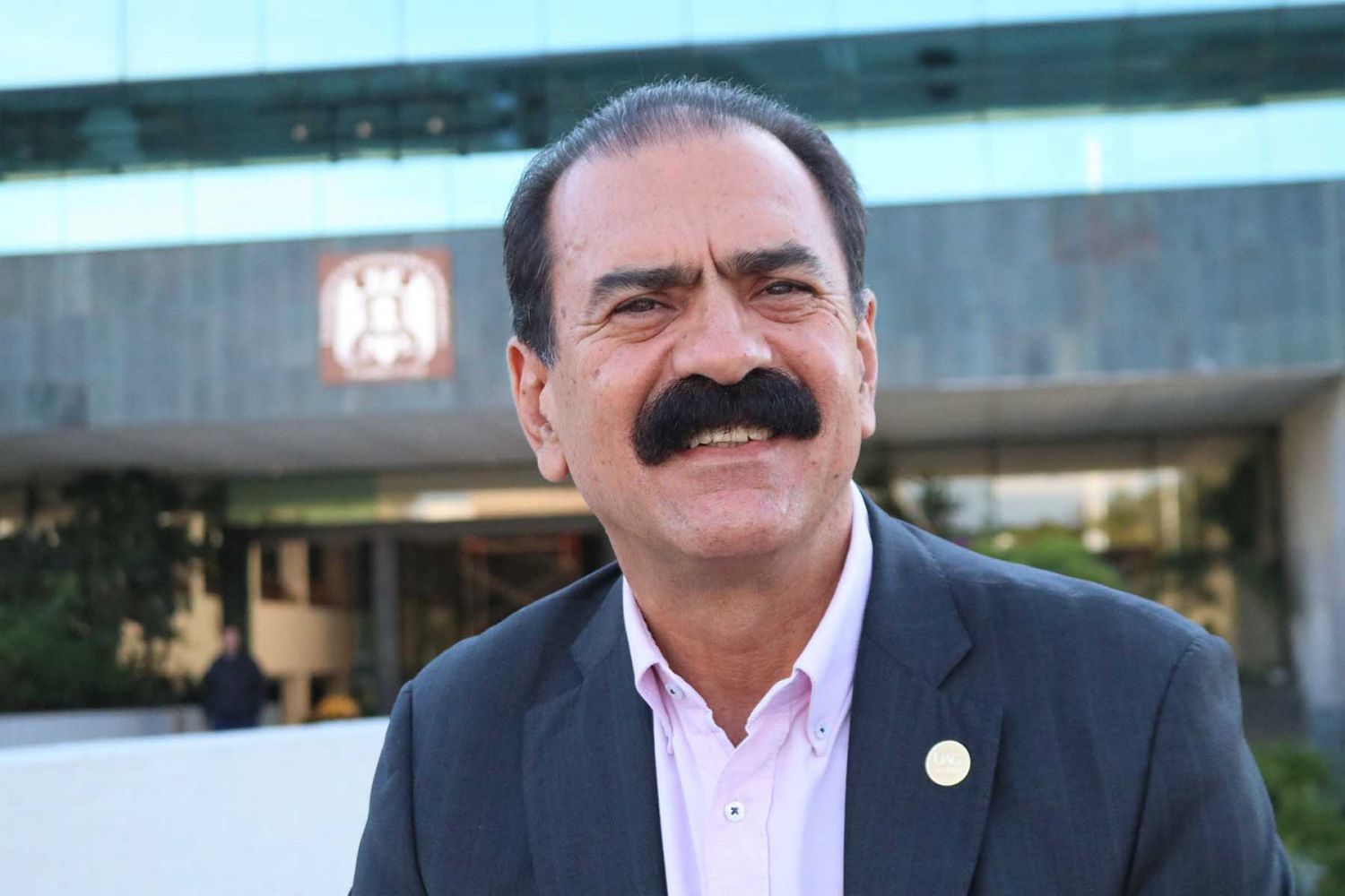 Dr. Joaquín Jiménez Flores, orgulloso pediatra y Egresado UAG | UAG ...