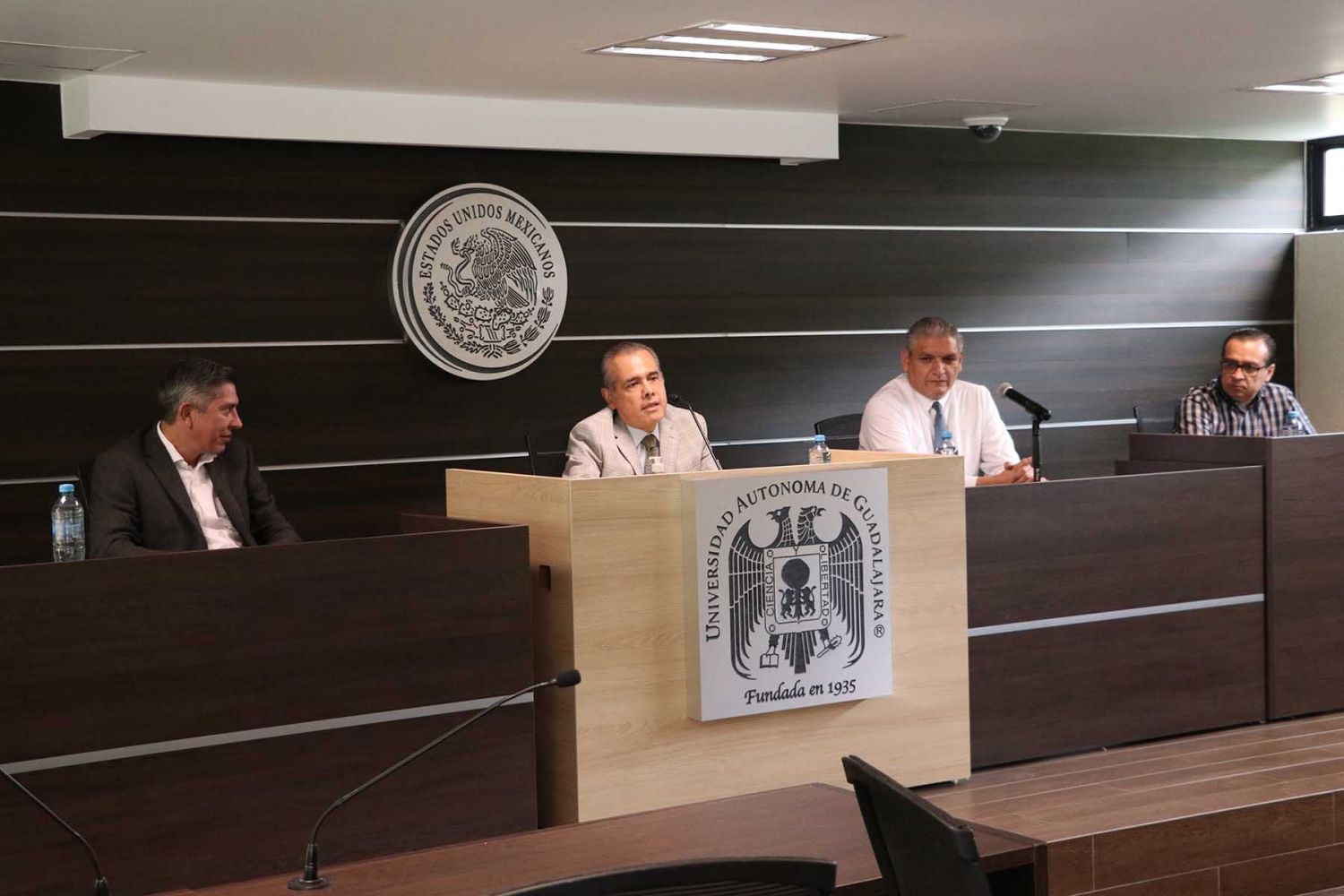 El éxito en la carrera en Derecho depende de la preparación continua ...