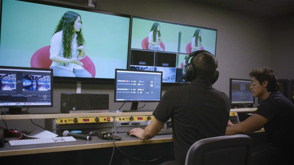 Centro de Producción Audiovisual de la UAG, una fábrica de contenidos de alto nivel | UAG Media Hub