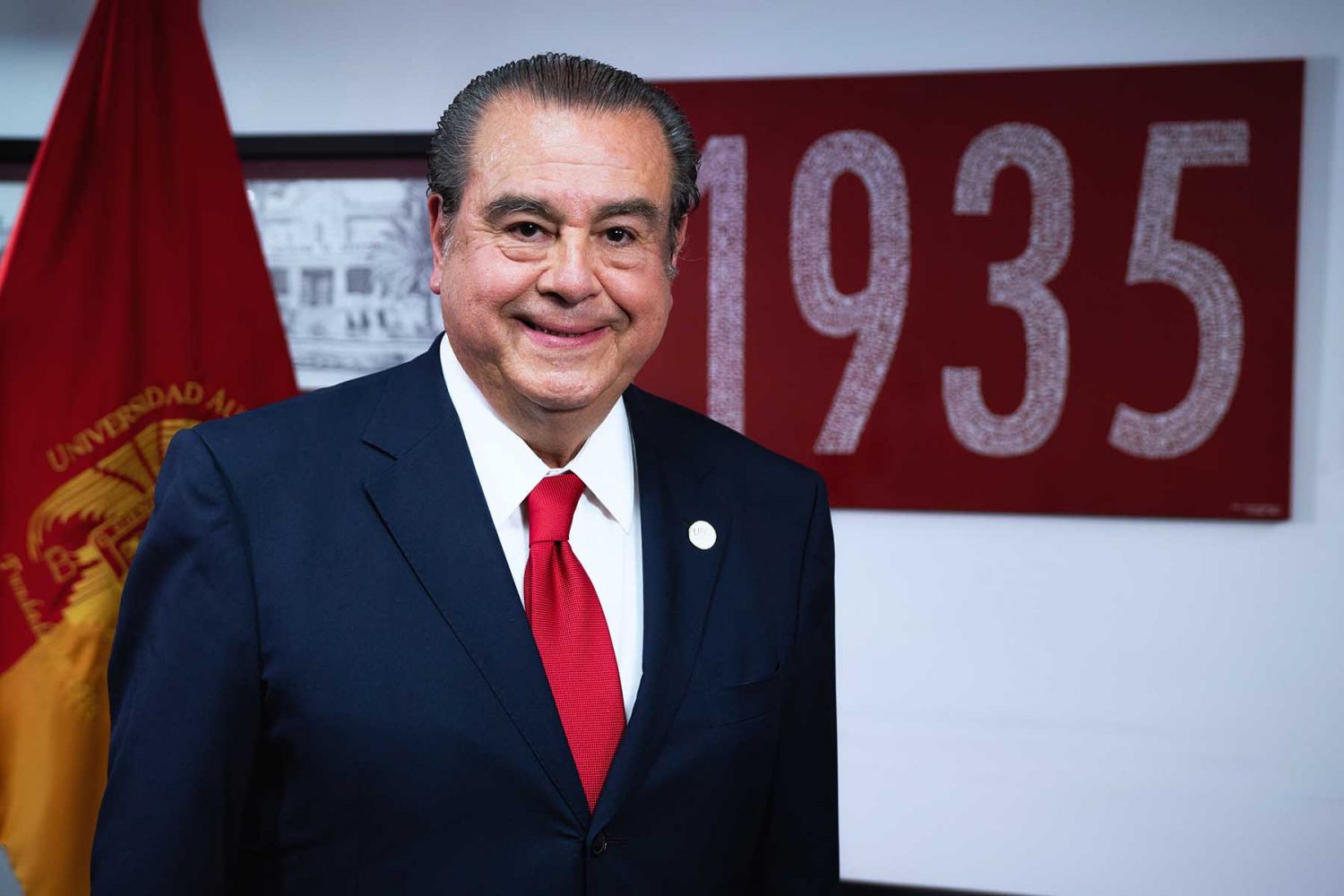 Lic. Carlos Cárdenas, un exitoso Egresado UAG | UAG Media Hub